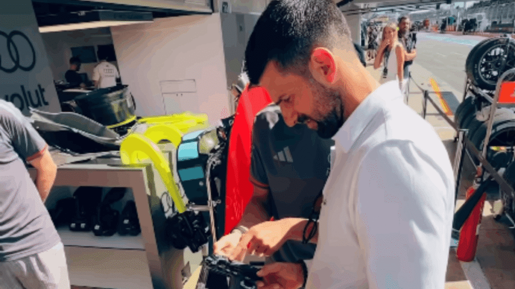 Novak Djokovic presente al Gran Premio di Formula 1 a Barcellona (VIDEO ...